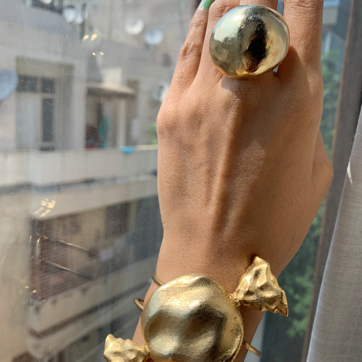 Classy Tomb Ring – Simran Chhabra